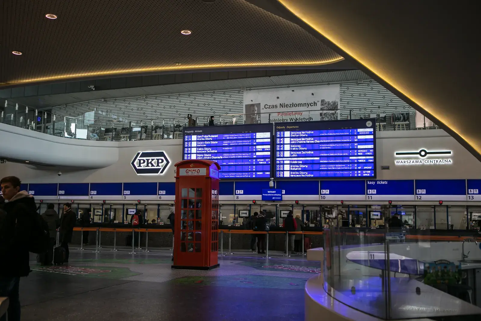 Atak nożownika na Dworcu Centralnym w Warszawie. Są ranni